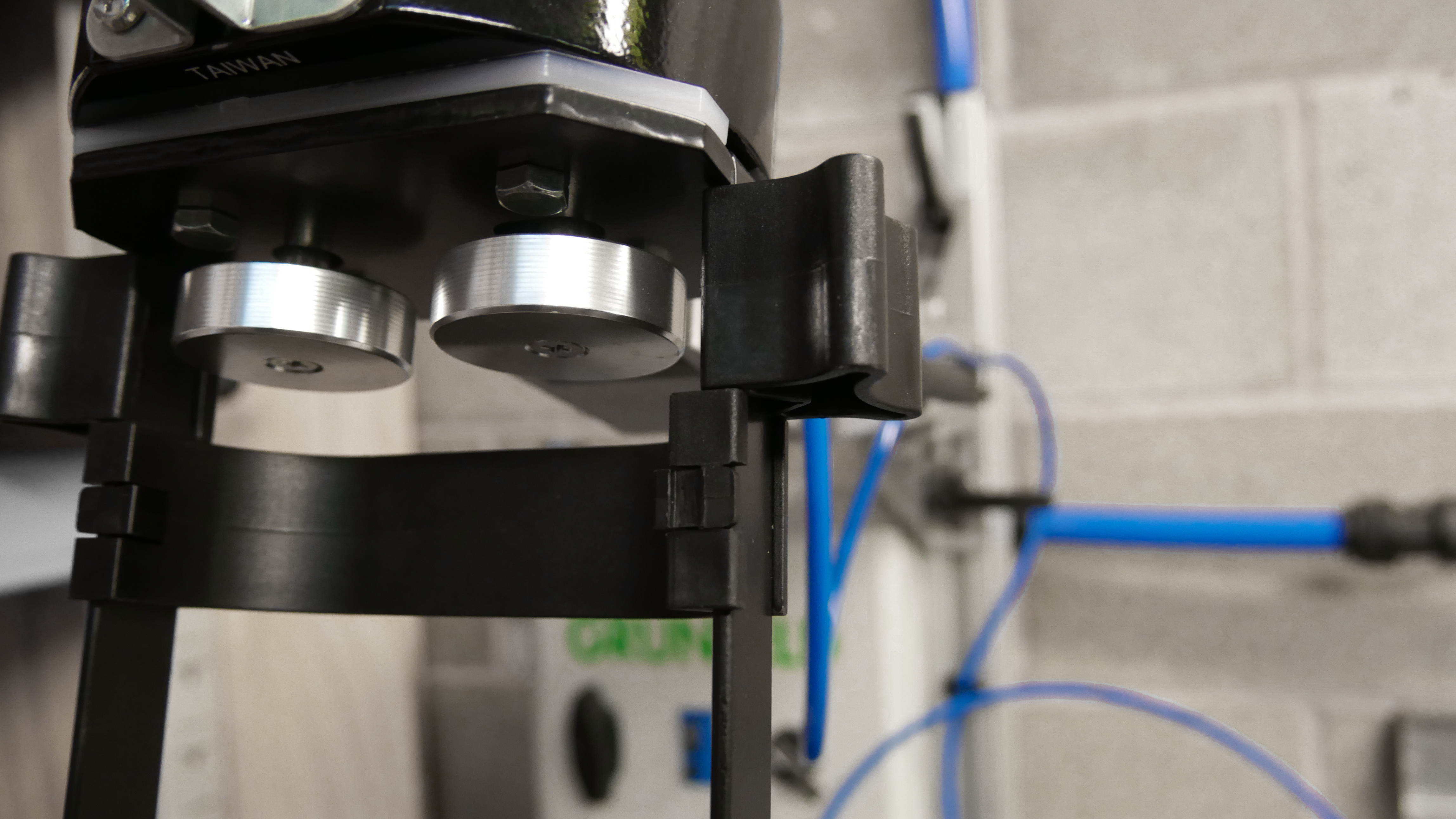 Stand Mount 2 Component Cartridge Dispenser - Grunfeld